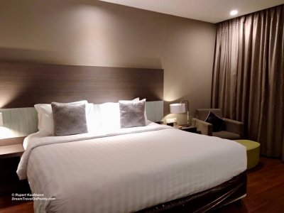 Pullman Kuching Review: Modern hotel, huge lounge, great value in ...