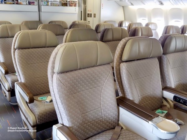 Review: EVA Air Premium Economy – more comfort for the long-haul flight ...